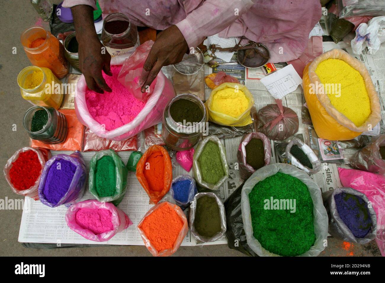 Powder arts hi-res stock photography and images - Alamy