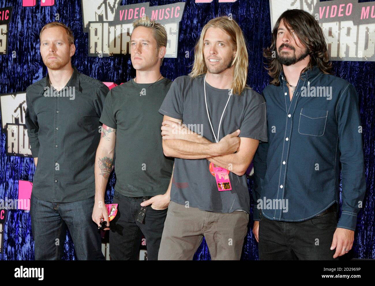 Foo fighters nate mendel hi-res stock photography and images - Alamy