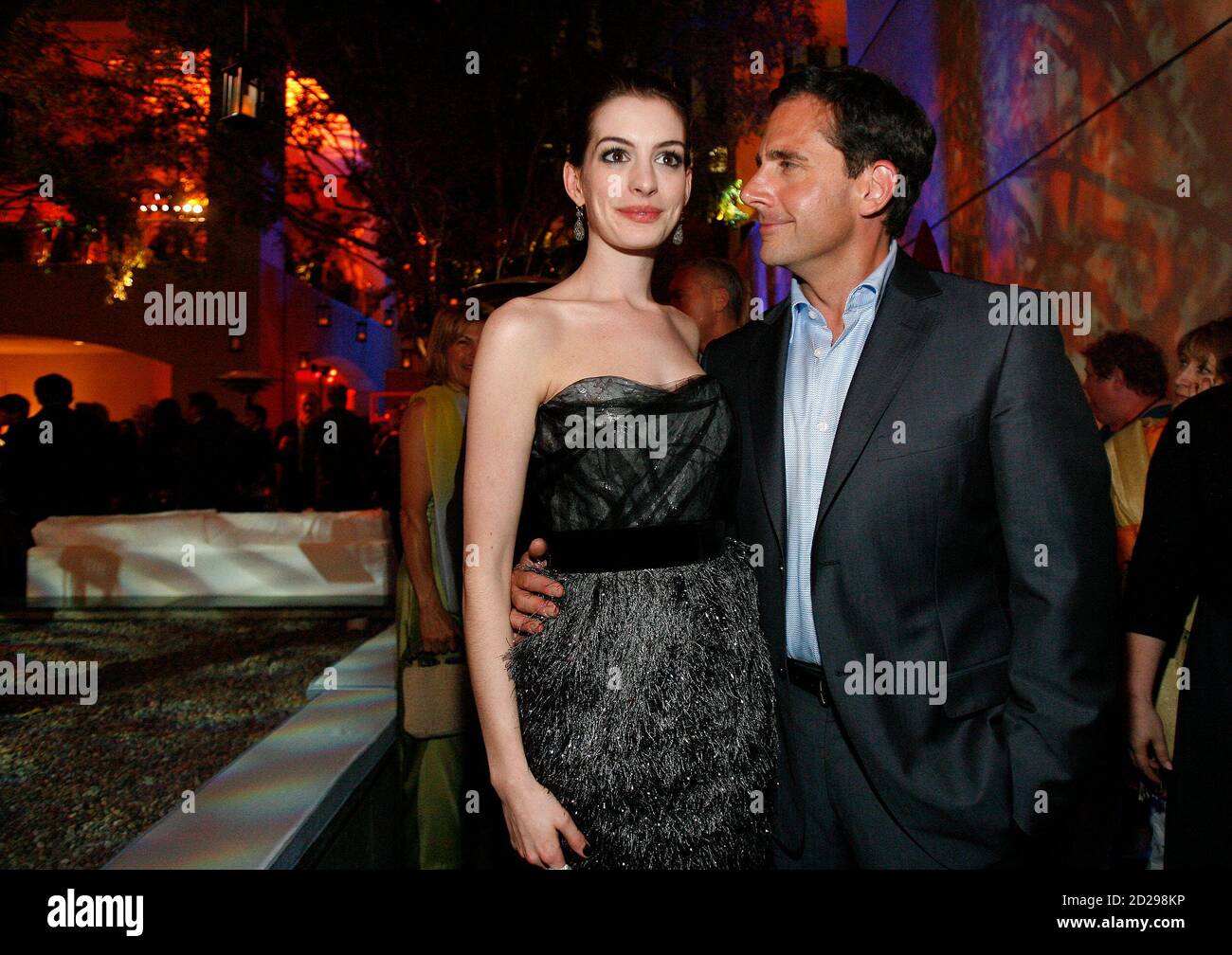 Anne hathaway steve carell smart hi-res stock photography and images ...