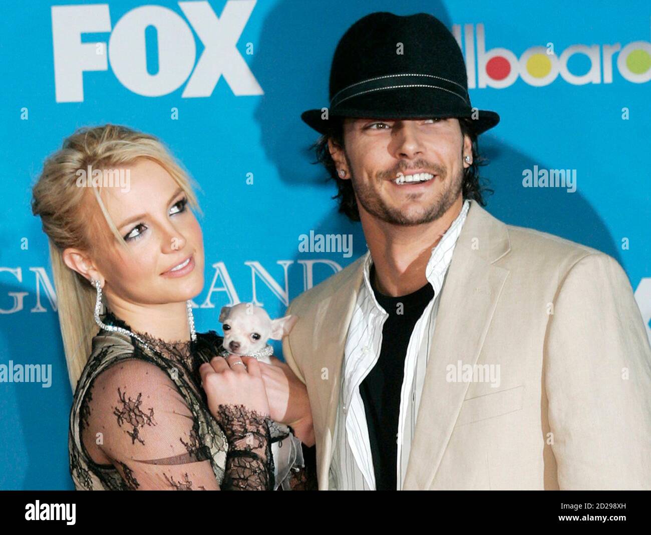 Britney spears kevin federline 2004 hi-res stock photography and images ...