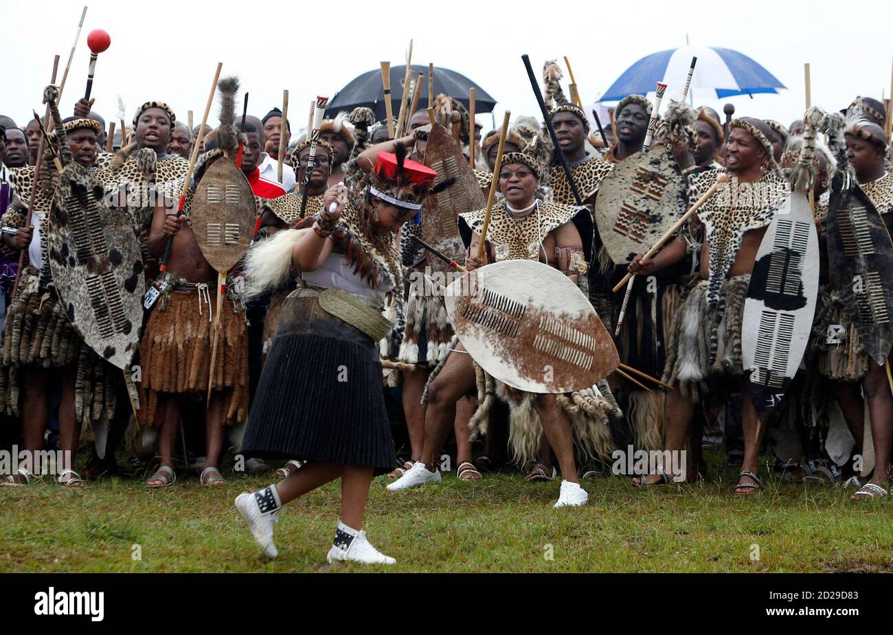 Zulu wedding ceremony hi-res stock photography and images - Alamy