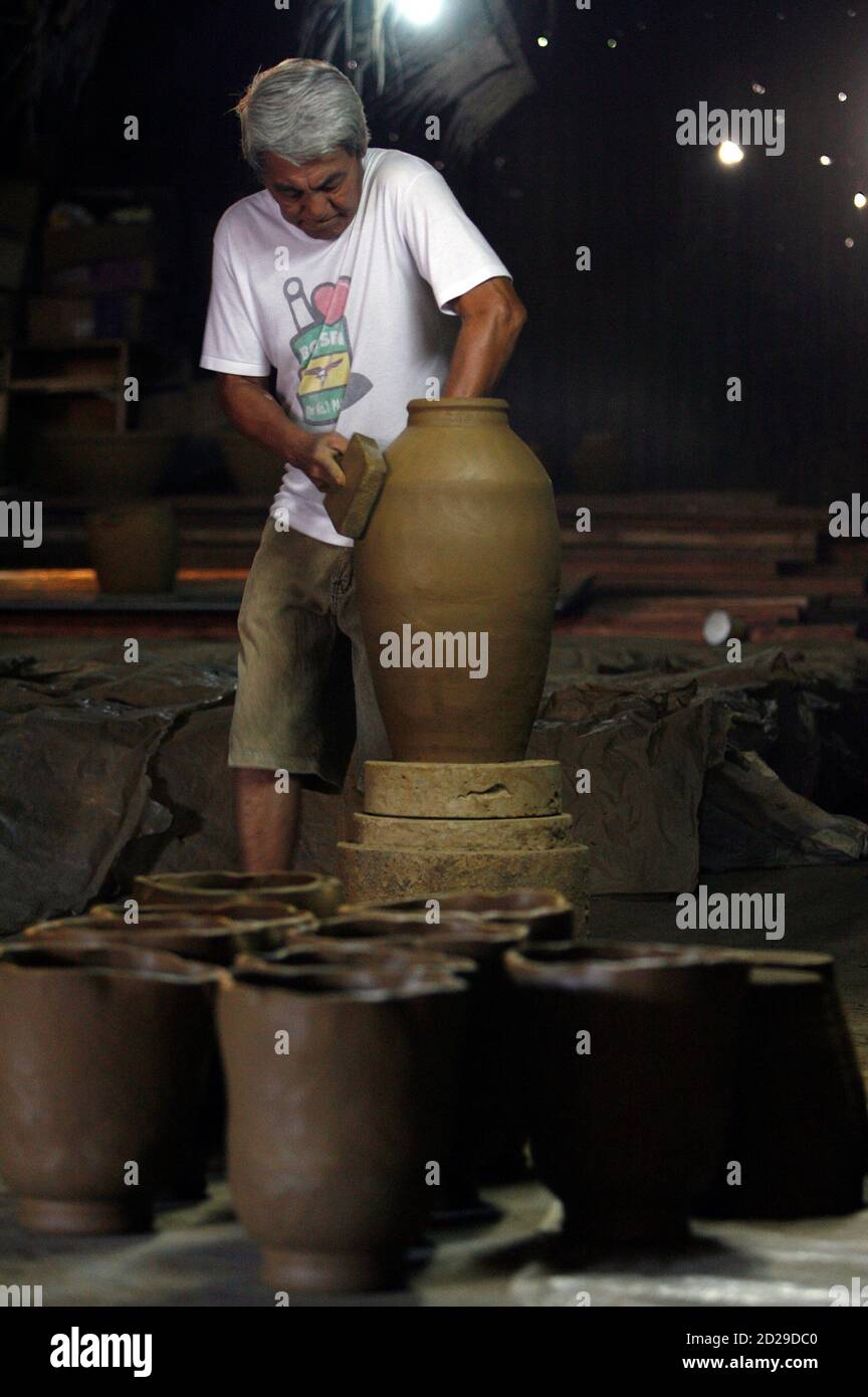 Philippine Pottery High Resolution Stock Photography and Images - Alamy
