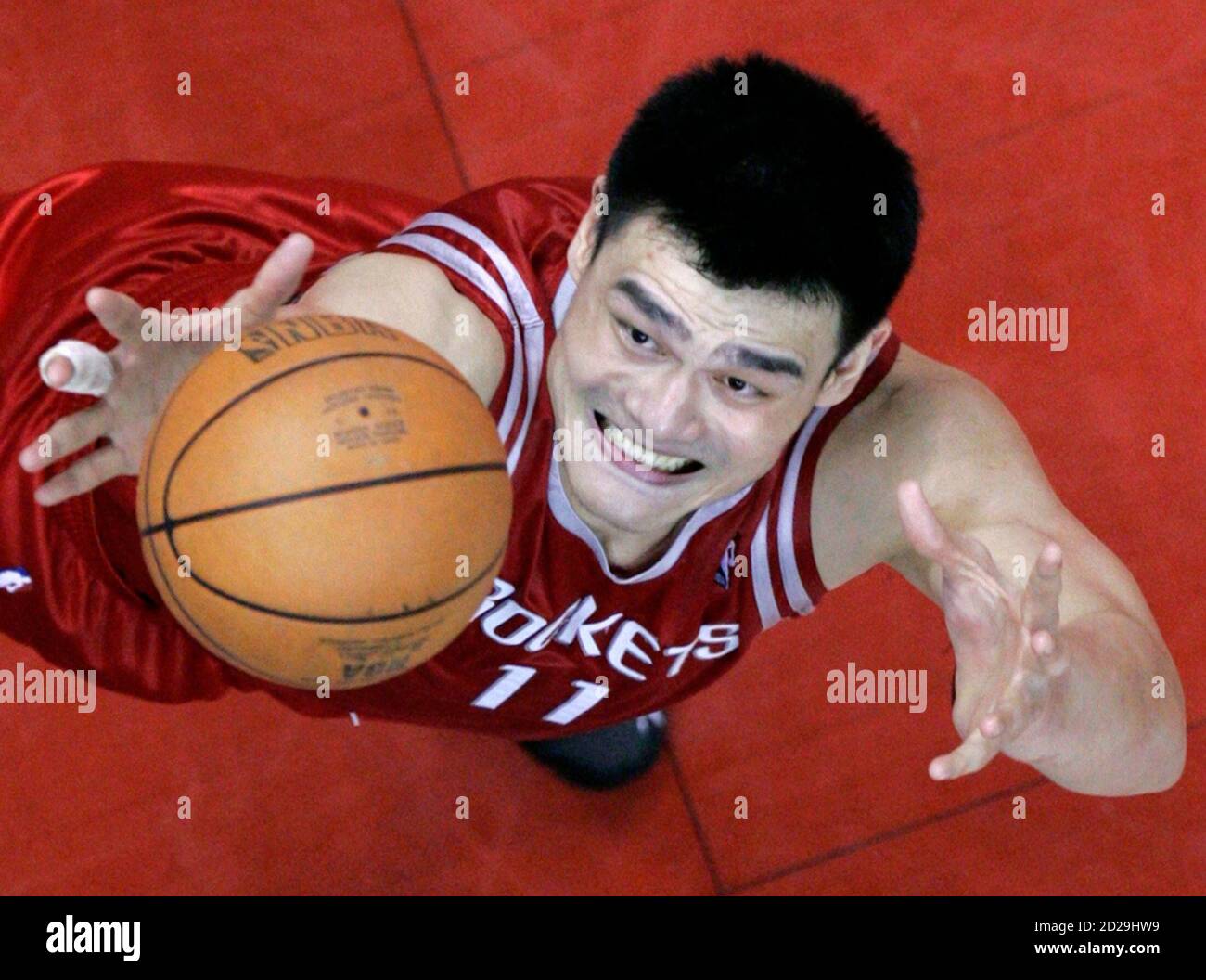 Yao ming rockets hi-res stock photography and images - Alamy