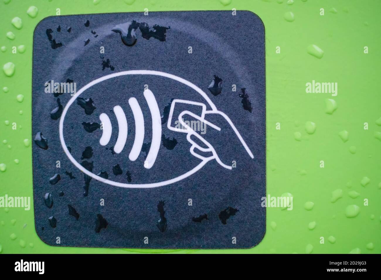 Contactless icon hi-res stock photography and images - Alamy