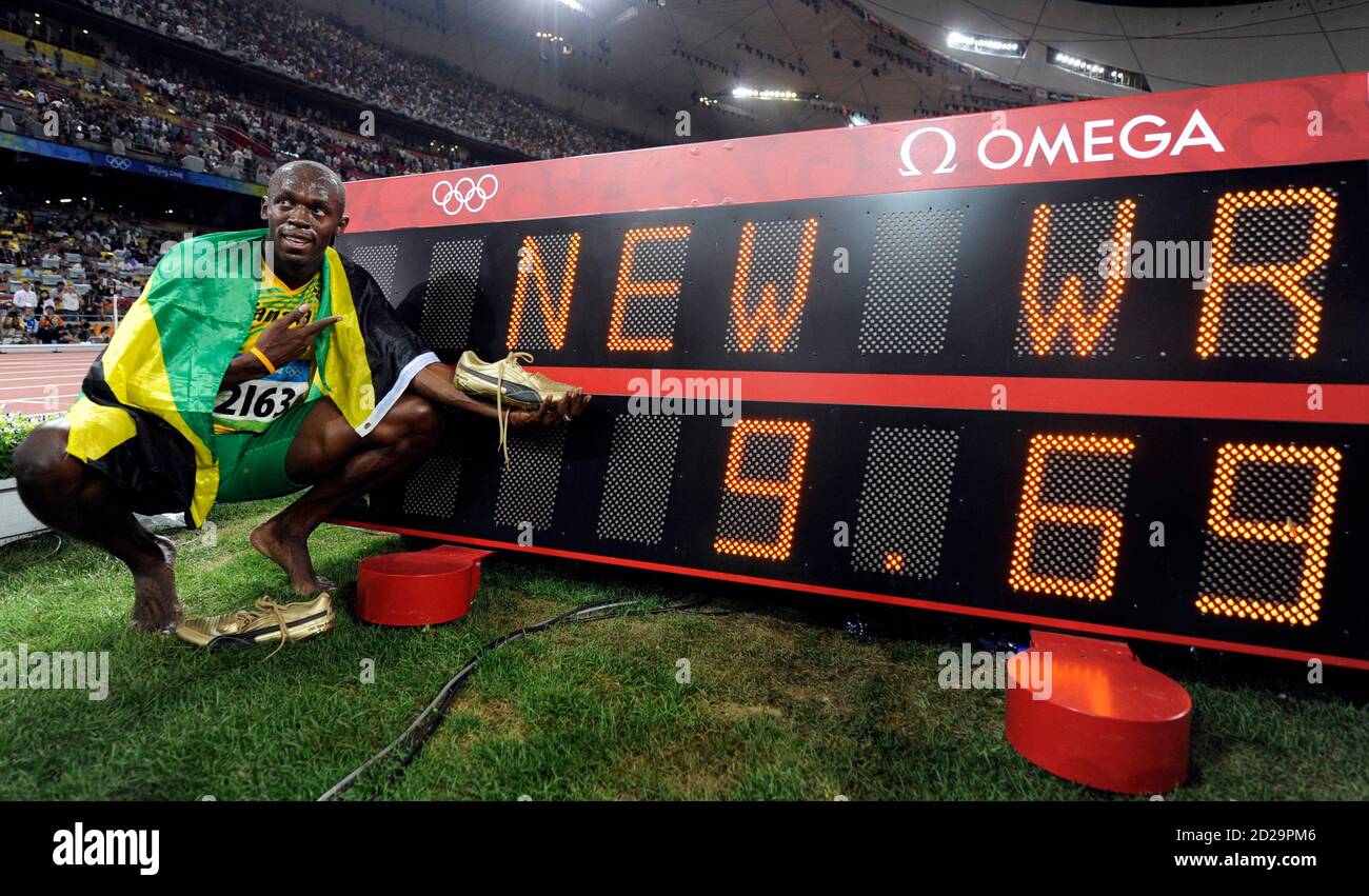 Usain bolt pose olympics hi-res stock photography and images - Alamy
