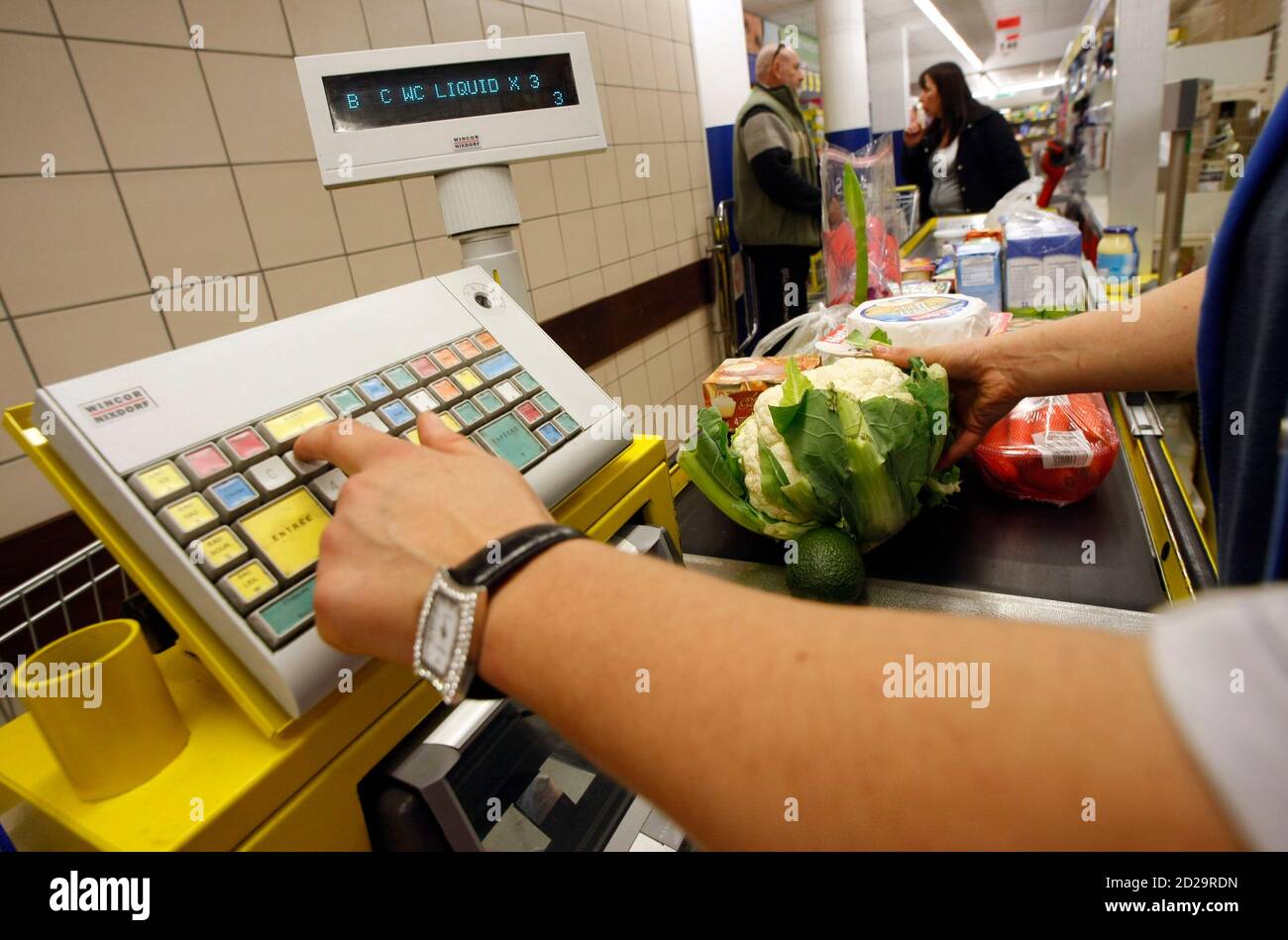 Cashier supermarket french hi-res stock photography and images - Alamy