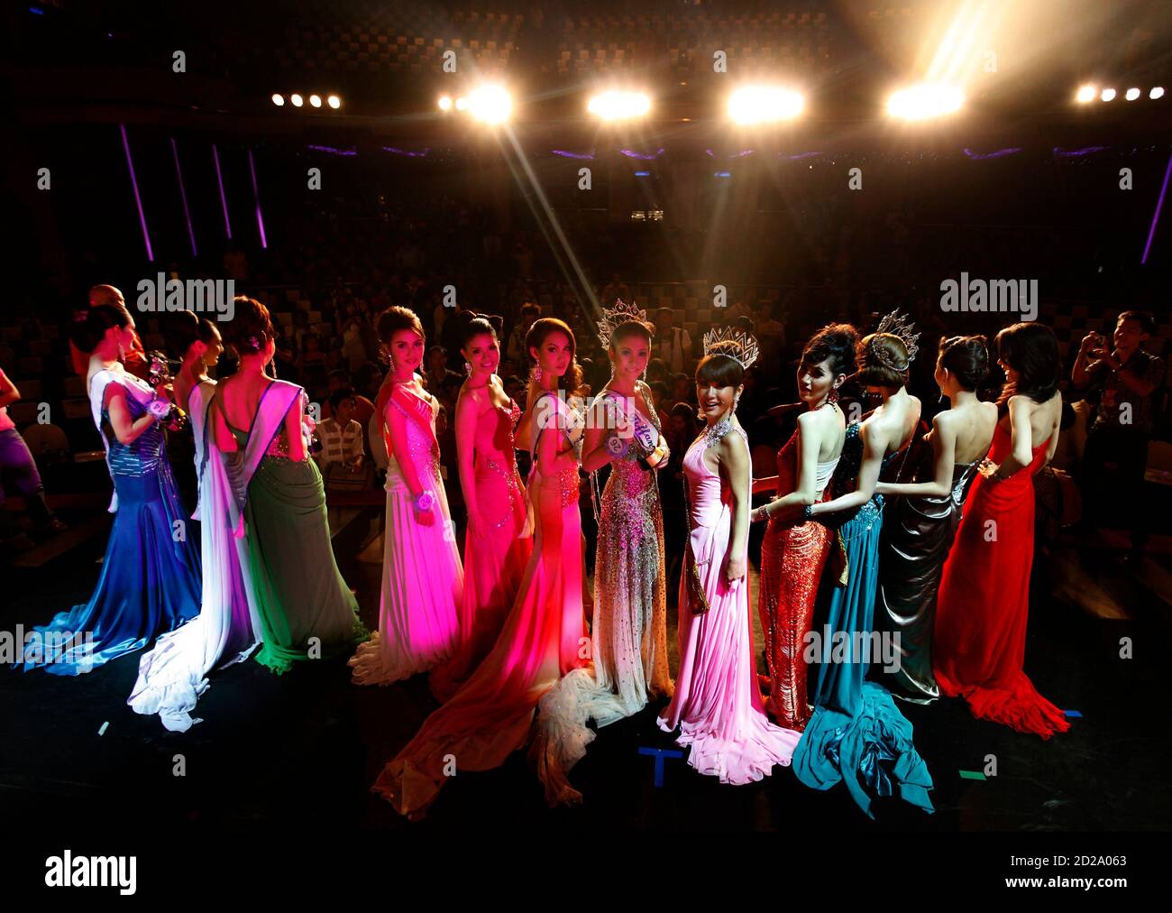 Thailand transvestite beauty pageant hi-res stock photography and ...