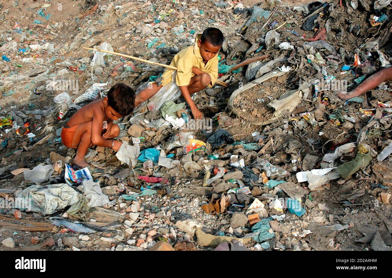 Rag pickers india hi-res stock photography and images - Alamy