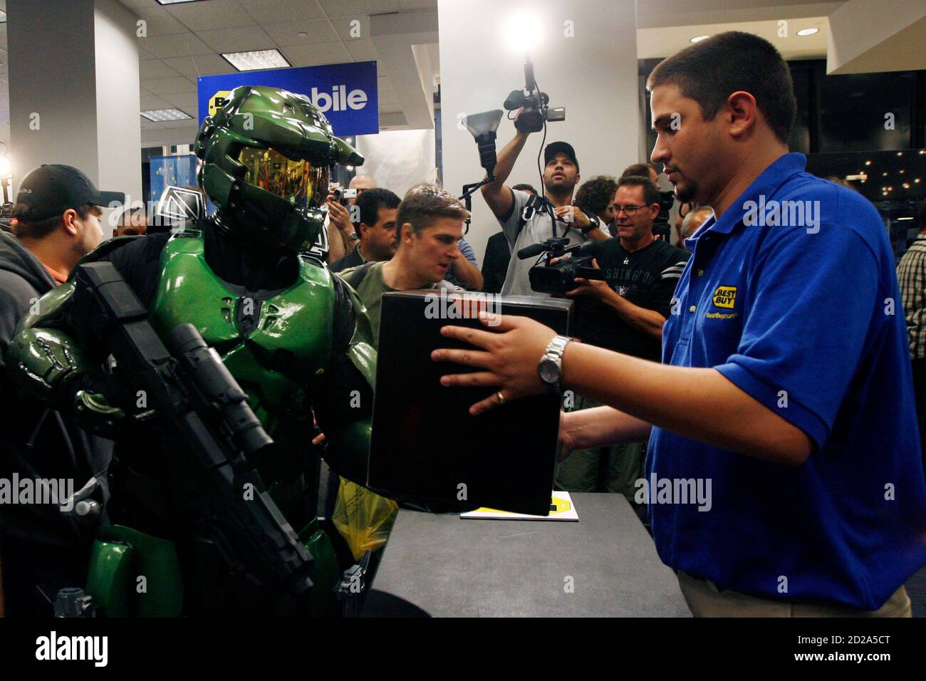 Halo game copy hi-res stock photography and images - Alamy