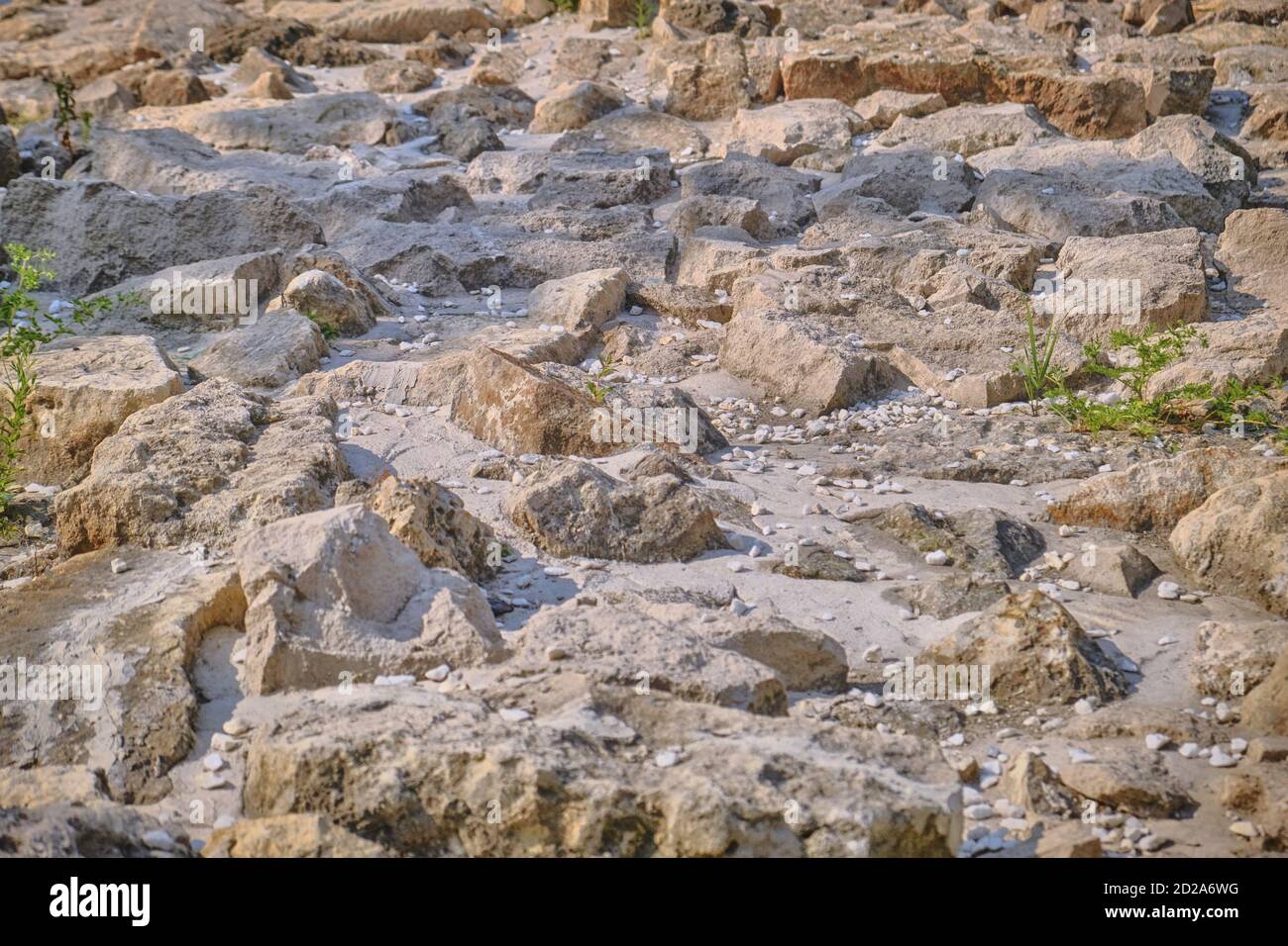 Rocky wall under ground hi-res stock photography and images - Alamy
