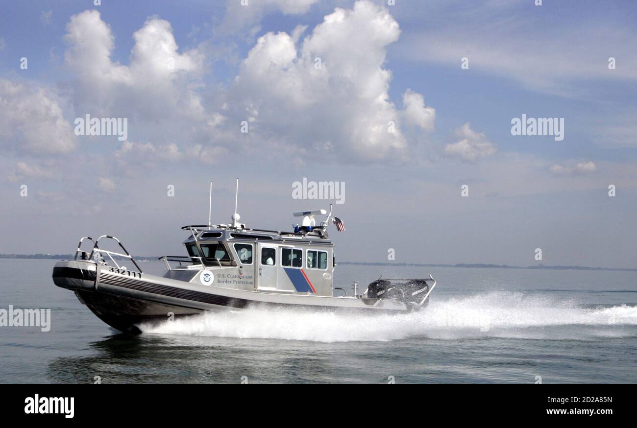 Customs and border protection boat hi-res stock photography and images ...