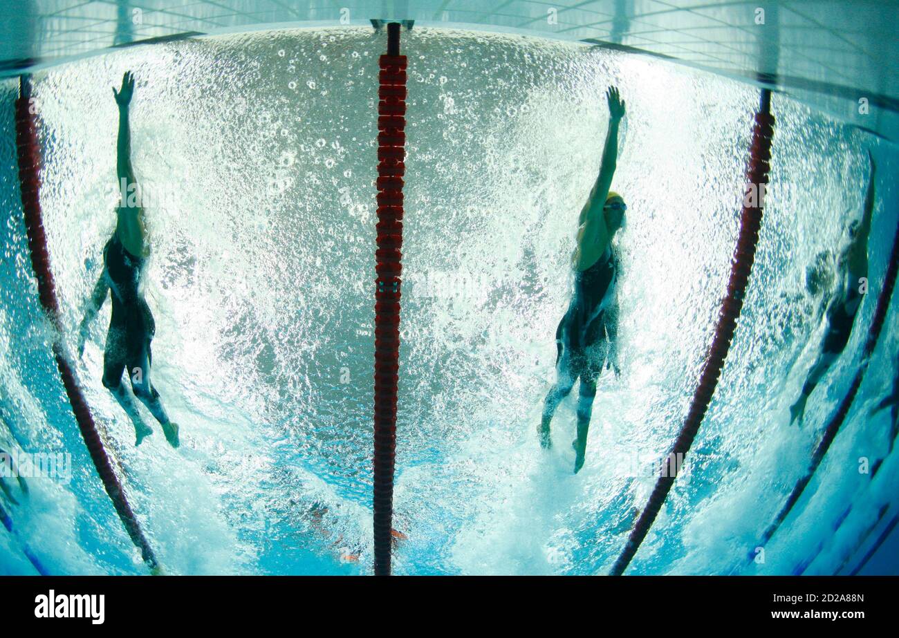 Olympic freestyle swimming underwater hi-res stock photography and ...