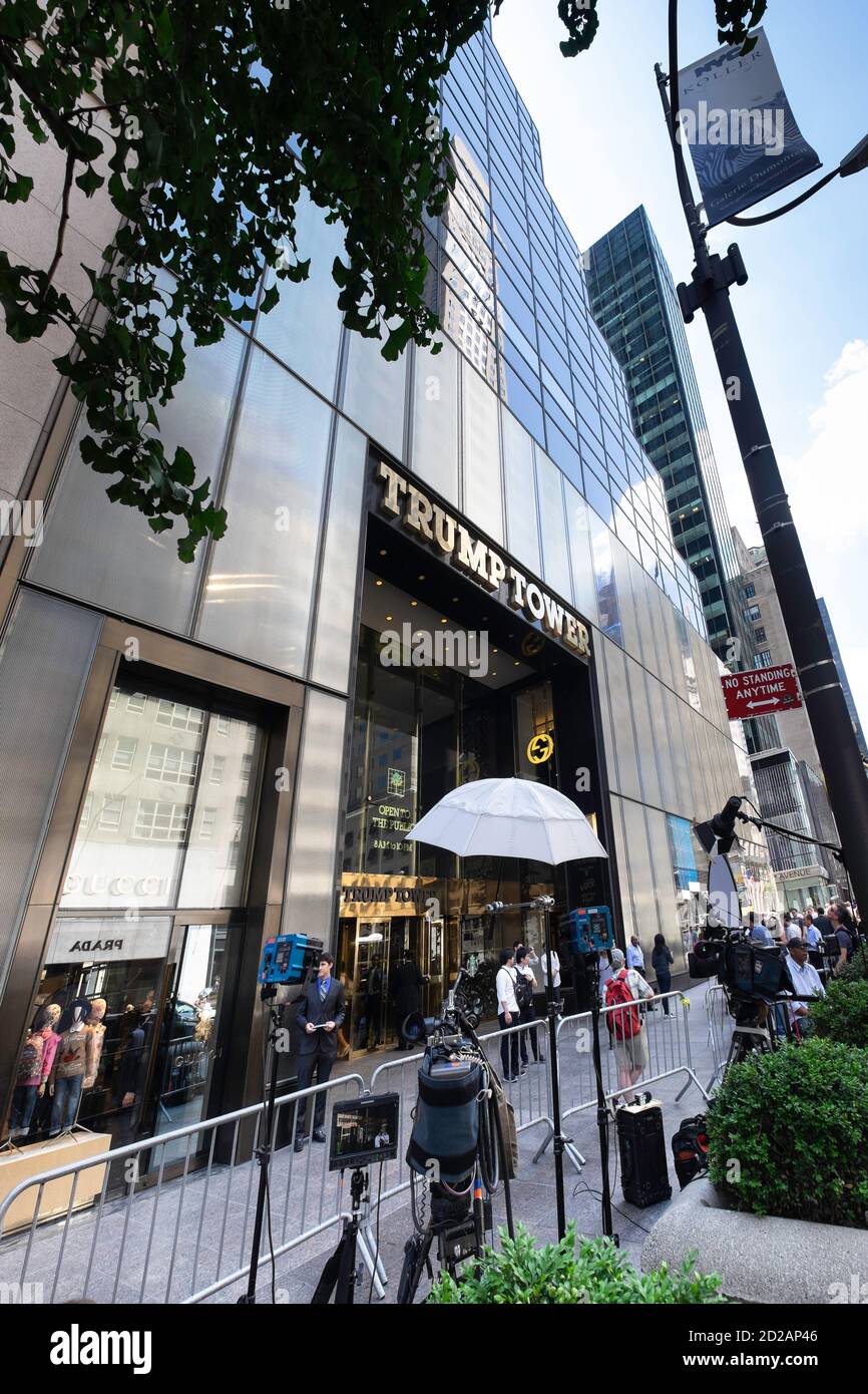 Trump Tower skyscraper, home to Trump Organization, political ...