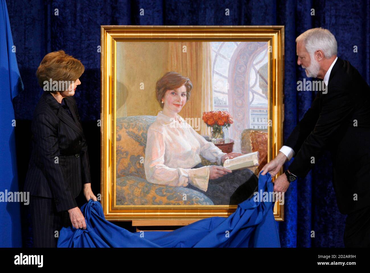 Laura bush first lady portrait hi-res stock photography and images - Alamy