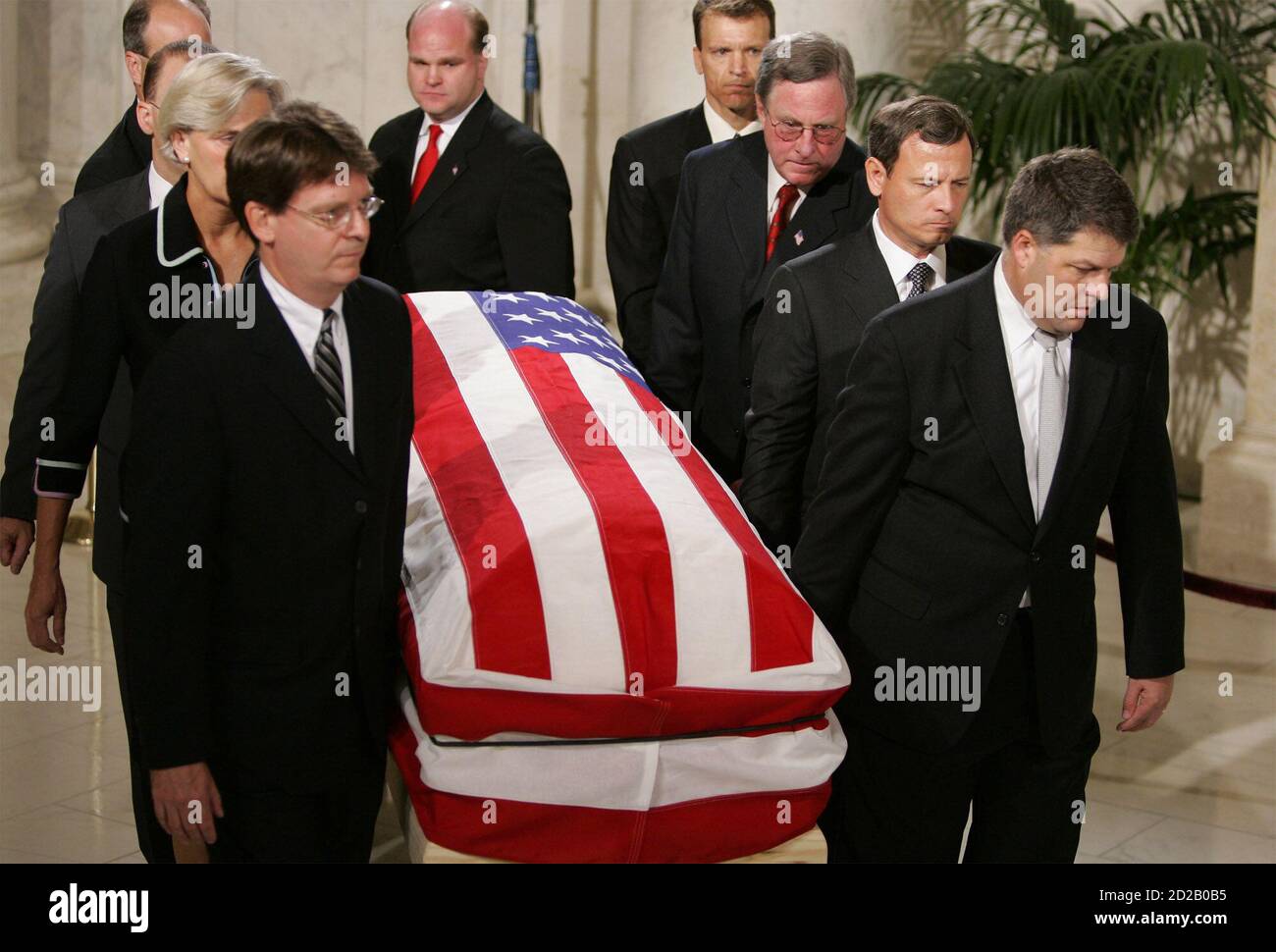 Reagan rehnquist 1986 hi-res stock photography and images - Alamy