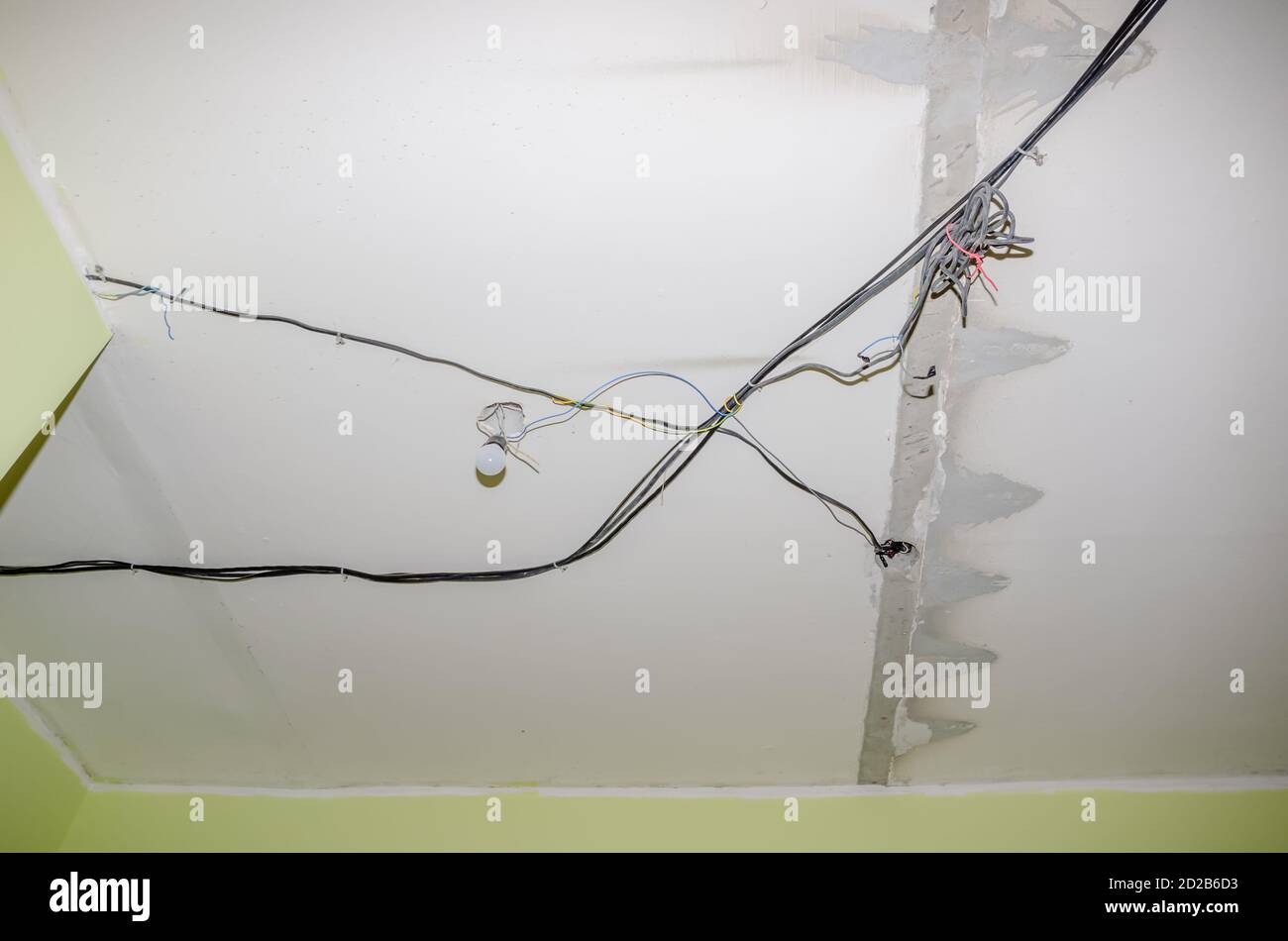 Wires on the ceiling, preparation for installation of a stretch ceiling ...