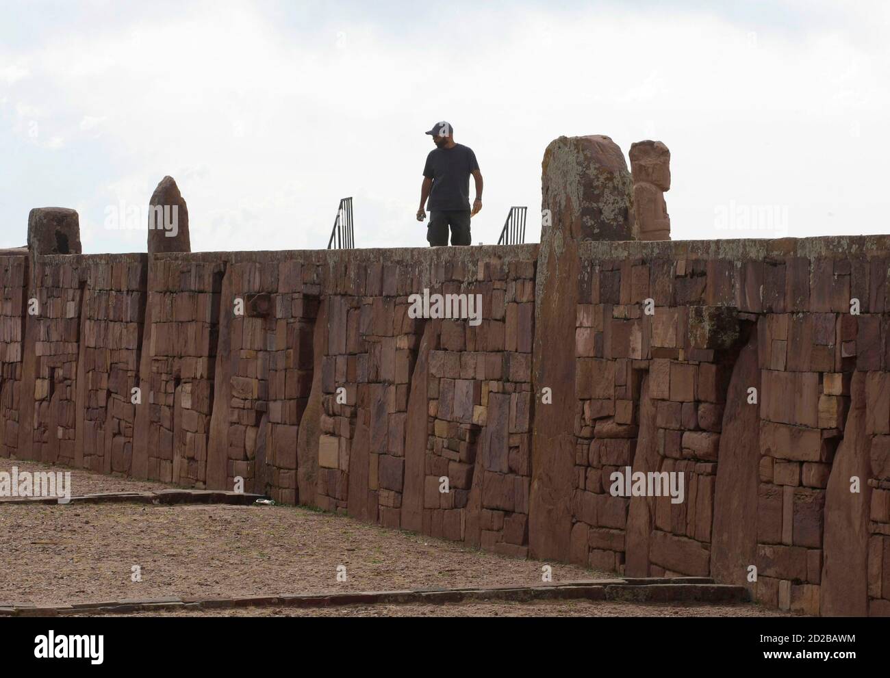 Human pyramid collapse hi-res stock photography and images - Alamy