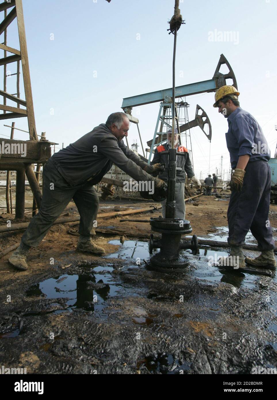 Oil field of baku hi-res stock photography and images - Alamy