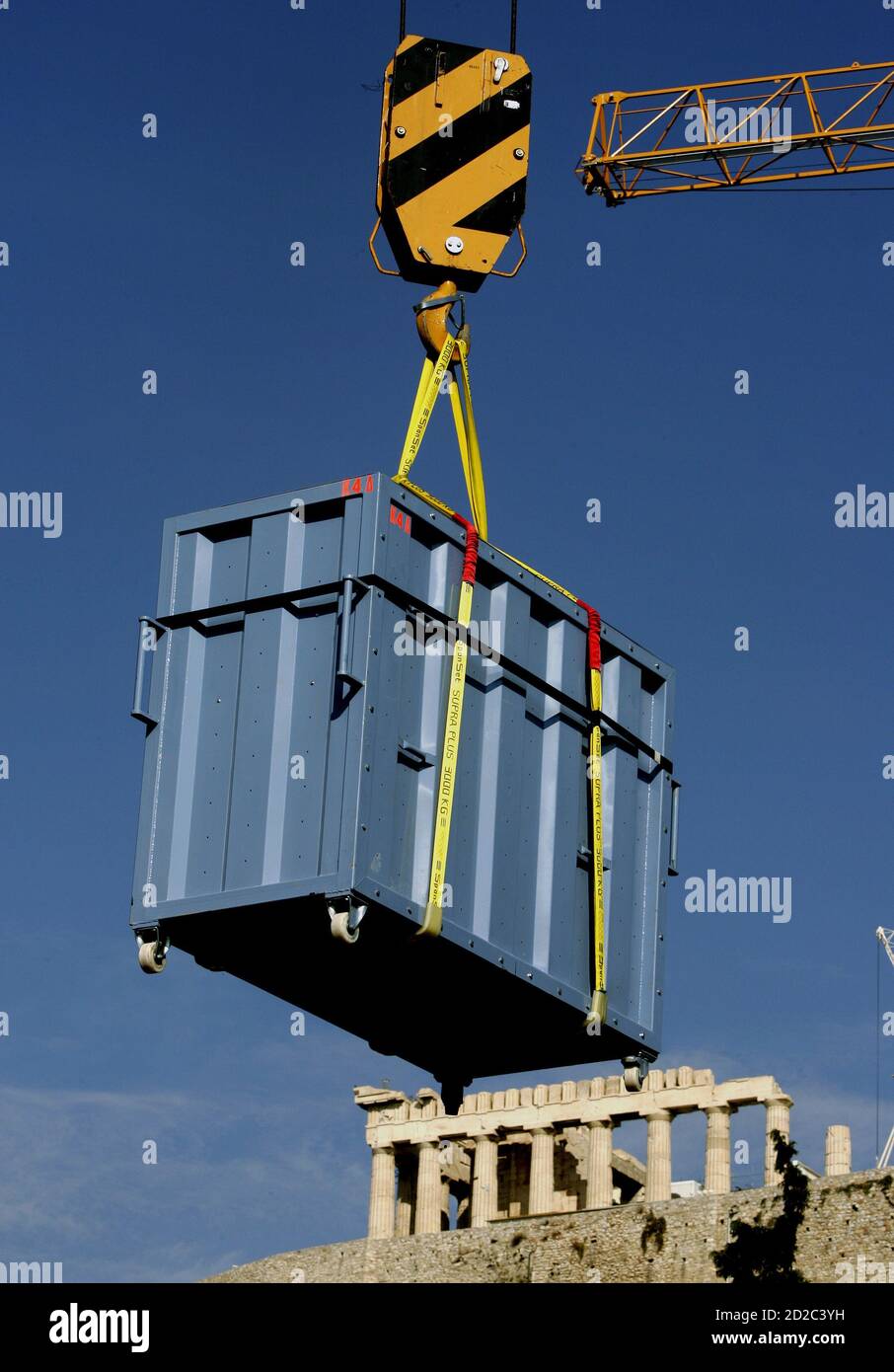 Ancient greece crane hi-res stock photography and images - Alamy