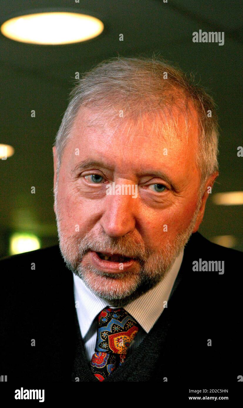 Doorstep interview hi-res stock photography and images - Alamy