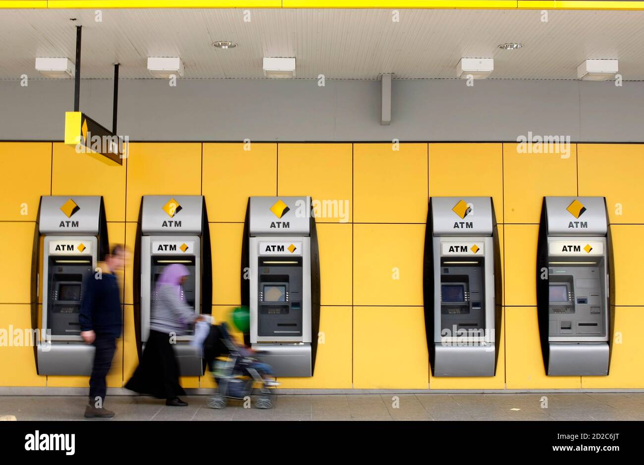Commonwealth bank australia logo hi-res stock photography and images ...
