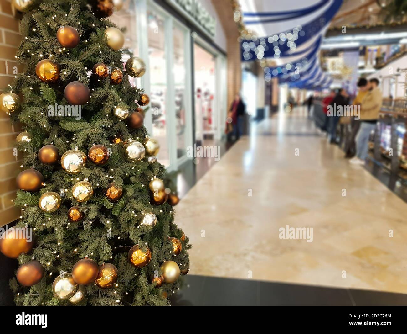 Interior shopping center christmas tree hi-res stock photography and ...