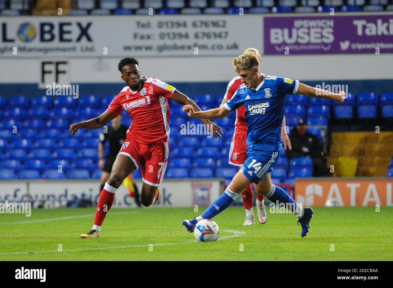 Ipswich, UK. 6th October, 2020. Ipswich Towns Jack Lankester goes up ...