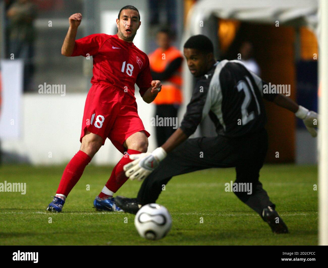 Goalkeeper saudi arabia mabrouk zaid hi-res stock photography and ...