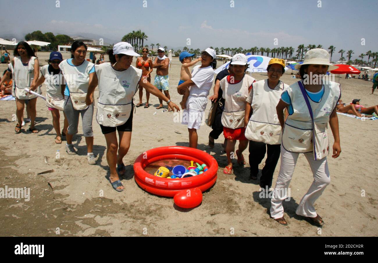 Child labour peru hi-res stock photography and images - Alamy