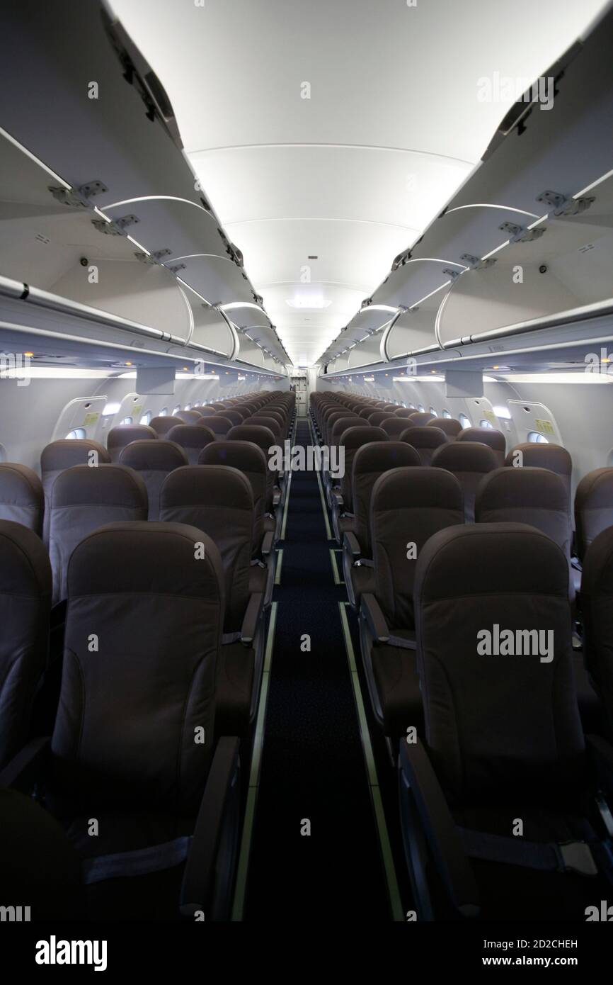 Airbus a319 interior hi-res stock photography and images - Alamy