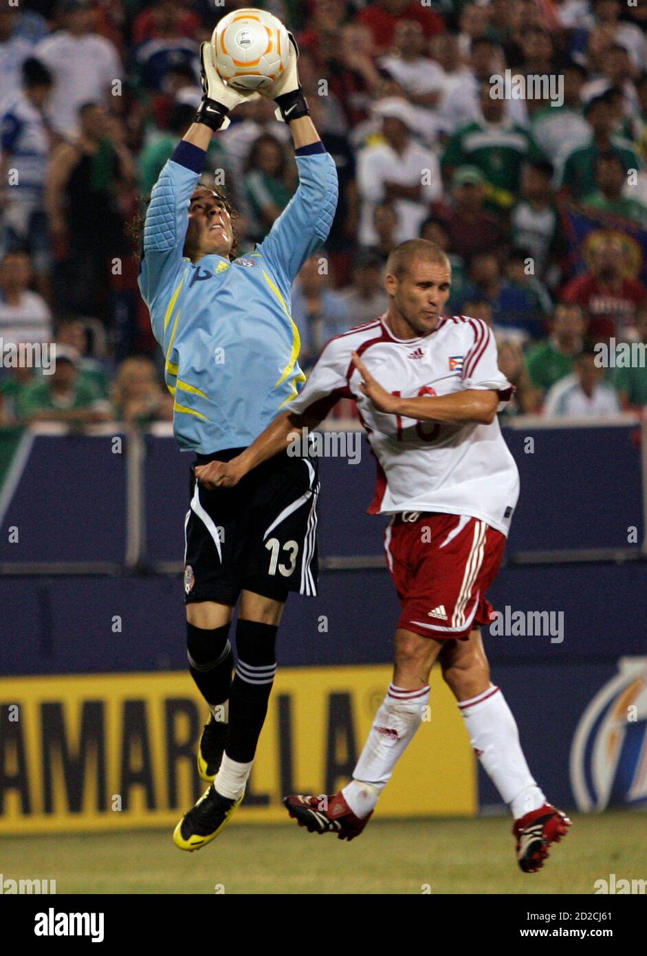 Mexico goalkeeper oswaldo sanchez hi-res stock photography and images ...