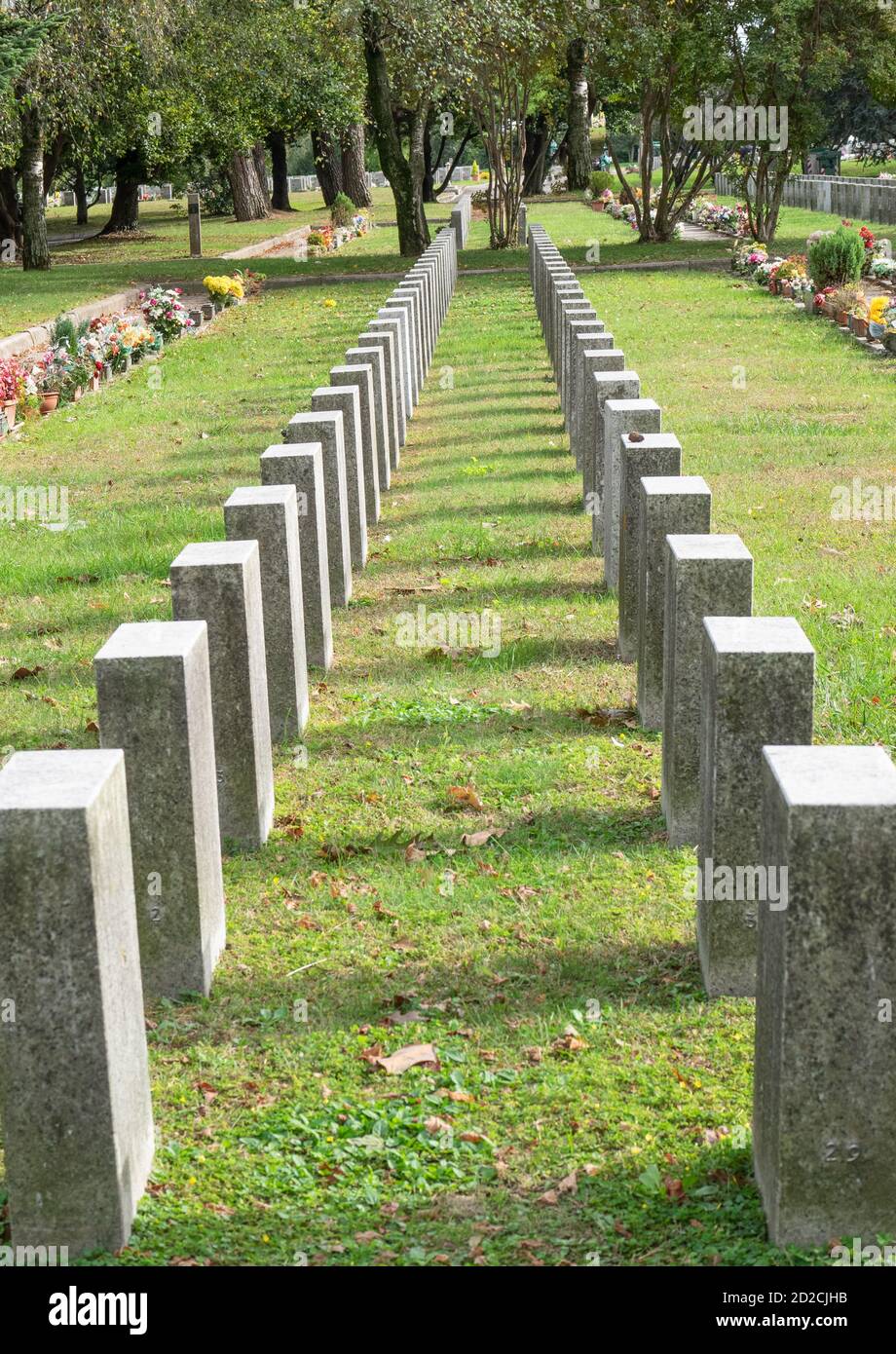 Tombstones row hi-res stock photography and images - Alamy