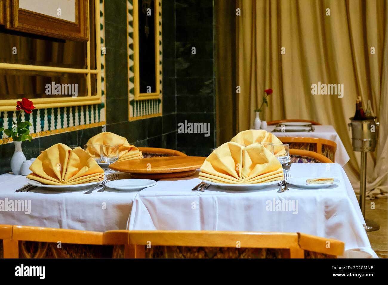 Set table without people in an Arab restaurant Stock Photo - Alamy