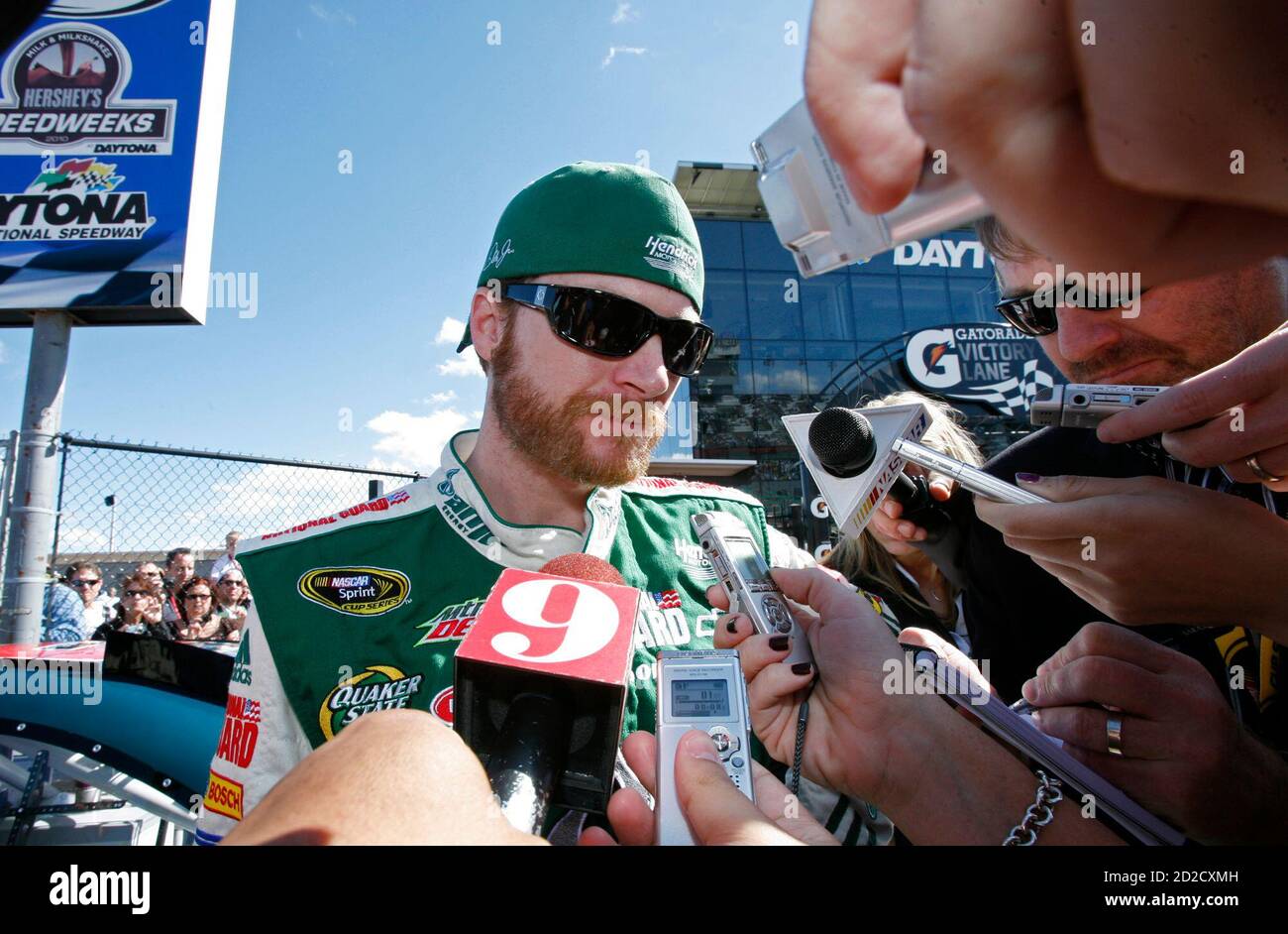 Dale earnhardt jr in number hi-res stock photography and images - Alamy