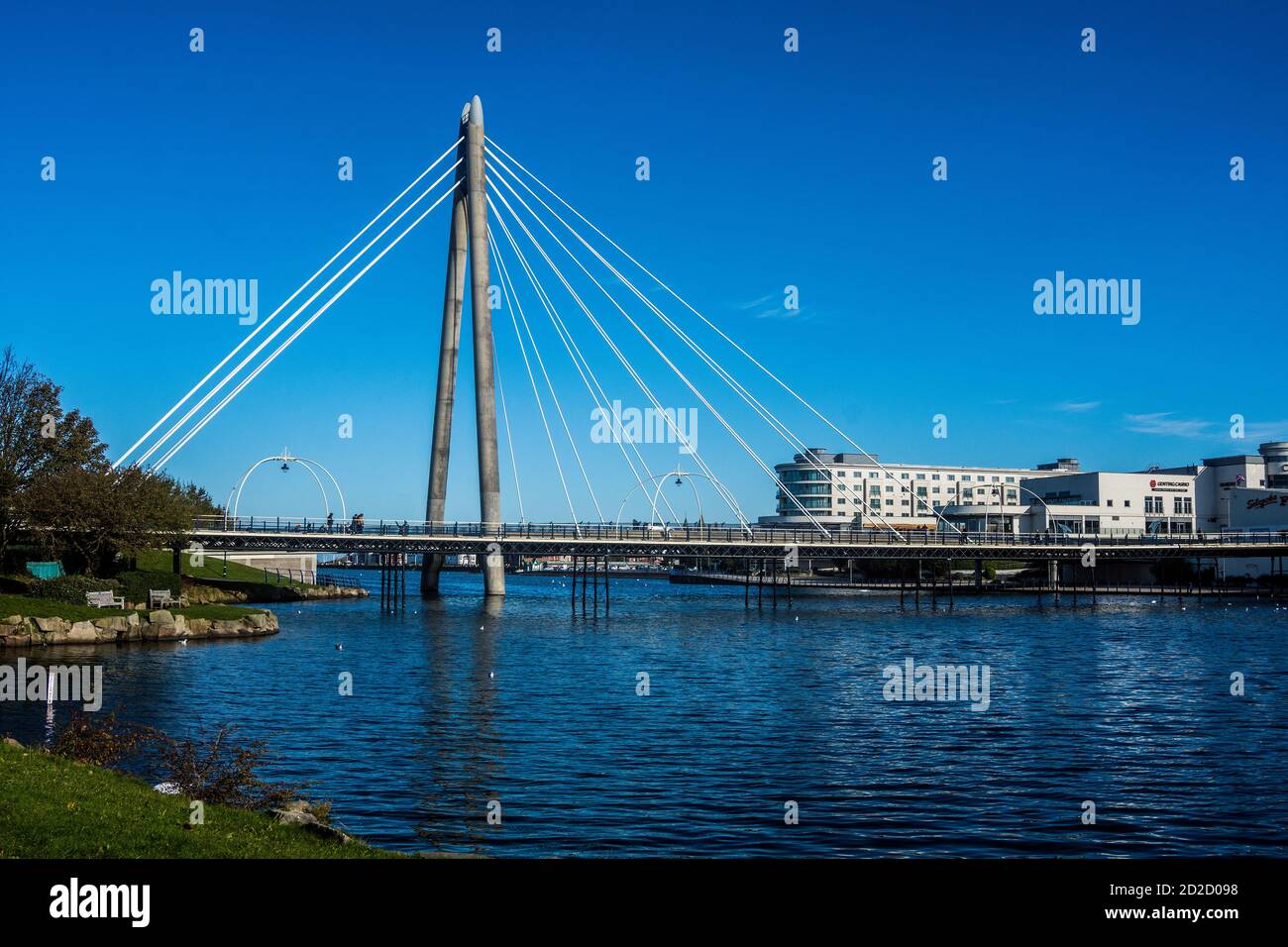 Marine Way Bridge crosses the artificial Marine Lake Stock Photo - Alamy