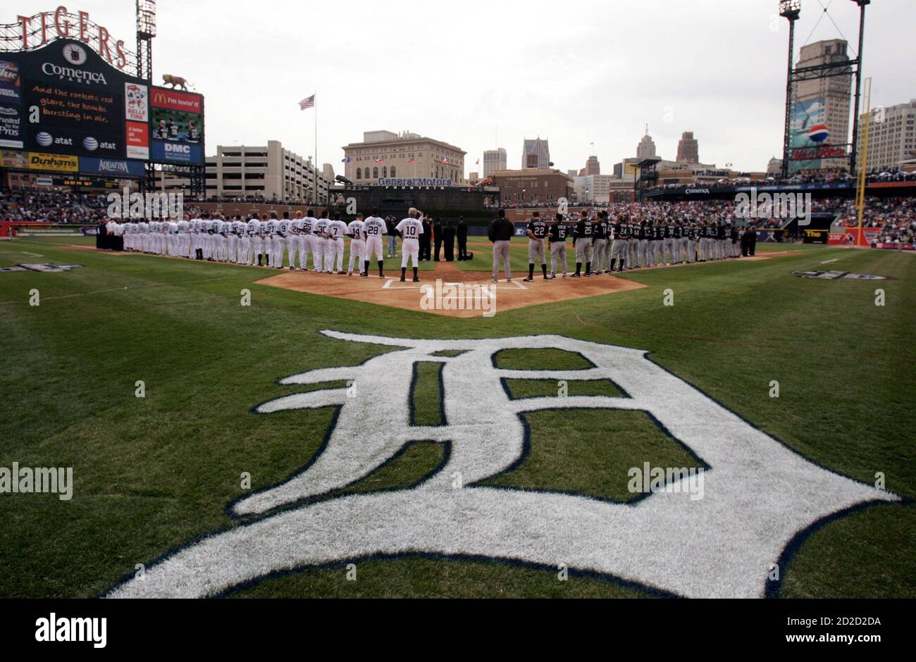 Mlb players national anthem hi-res stock photography and images - Alamy