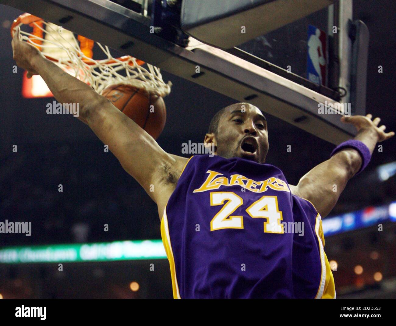 Kobe Bryant Dunk High Resolution Stock Photography and Images - Alamy