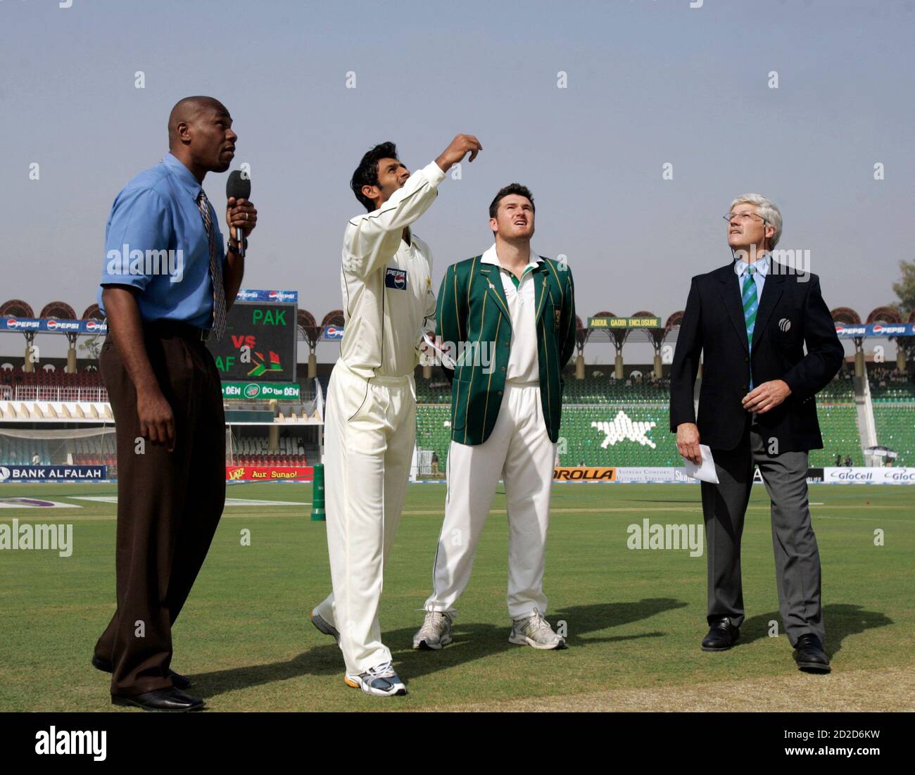 Alan west captain hi-res stock photography and images - Alamy