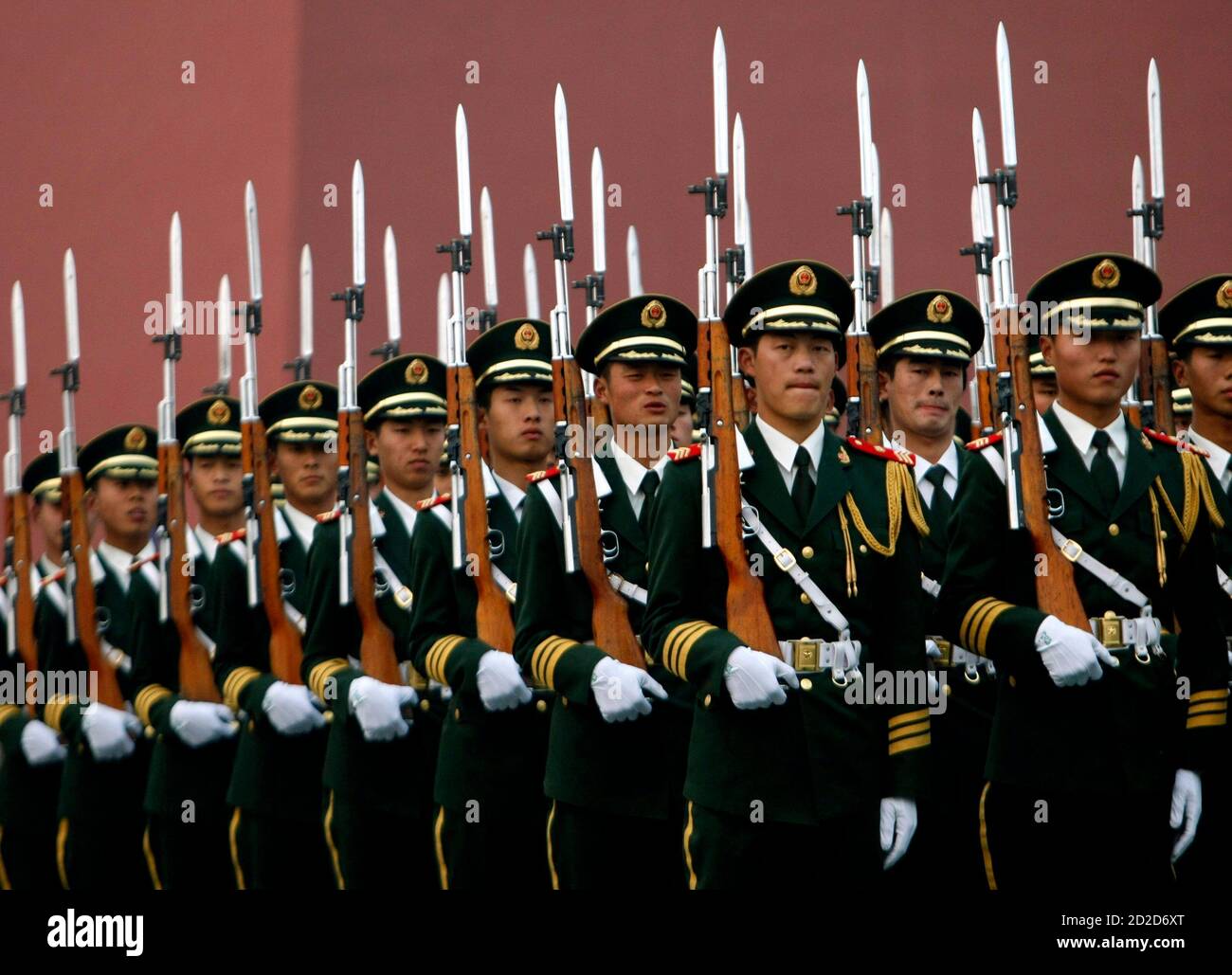 China honor guard training hi-res stock photography and images - Alamy
