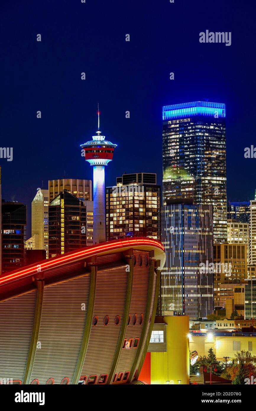Calgary bow skyscraper skyline hi-res stock photography and images - Alamy