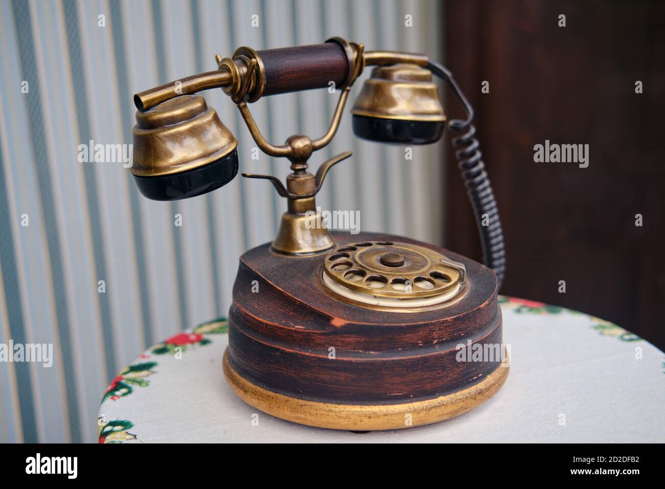 Vintage telephone stands hi-res stock photography and images - Alamy