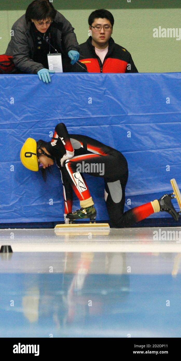 Isu world short track championships hi-res stock photography and images ...