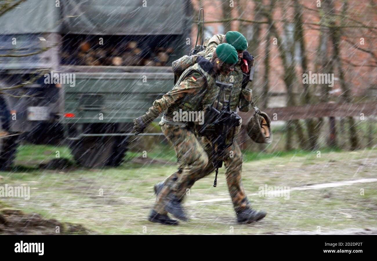 Pictured running hi-res stock photography and images - Alamy