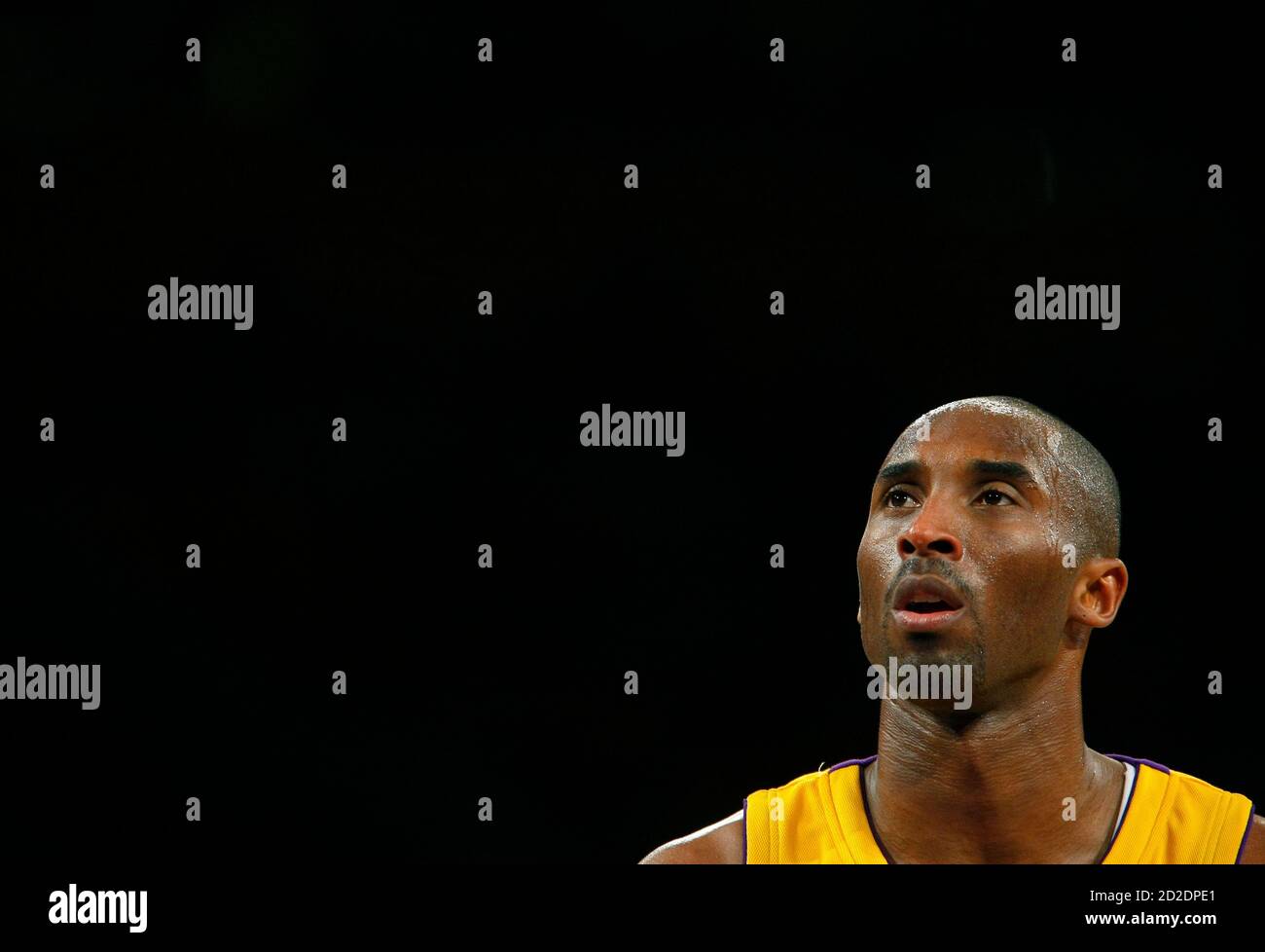 Foul shot hi-res stock photography and images - Alamy