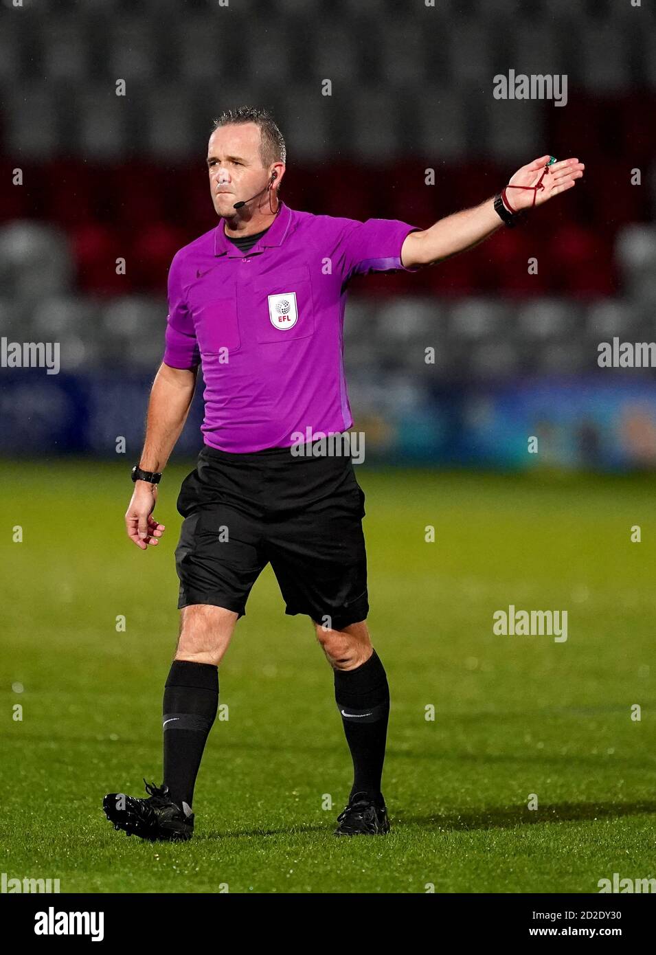 Carl brook referee hi-res stock photography and images - Alamy
