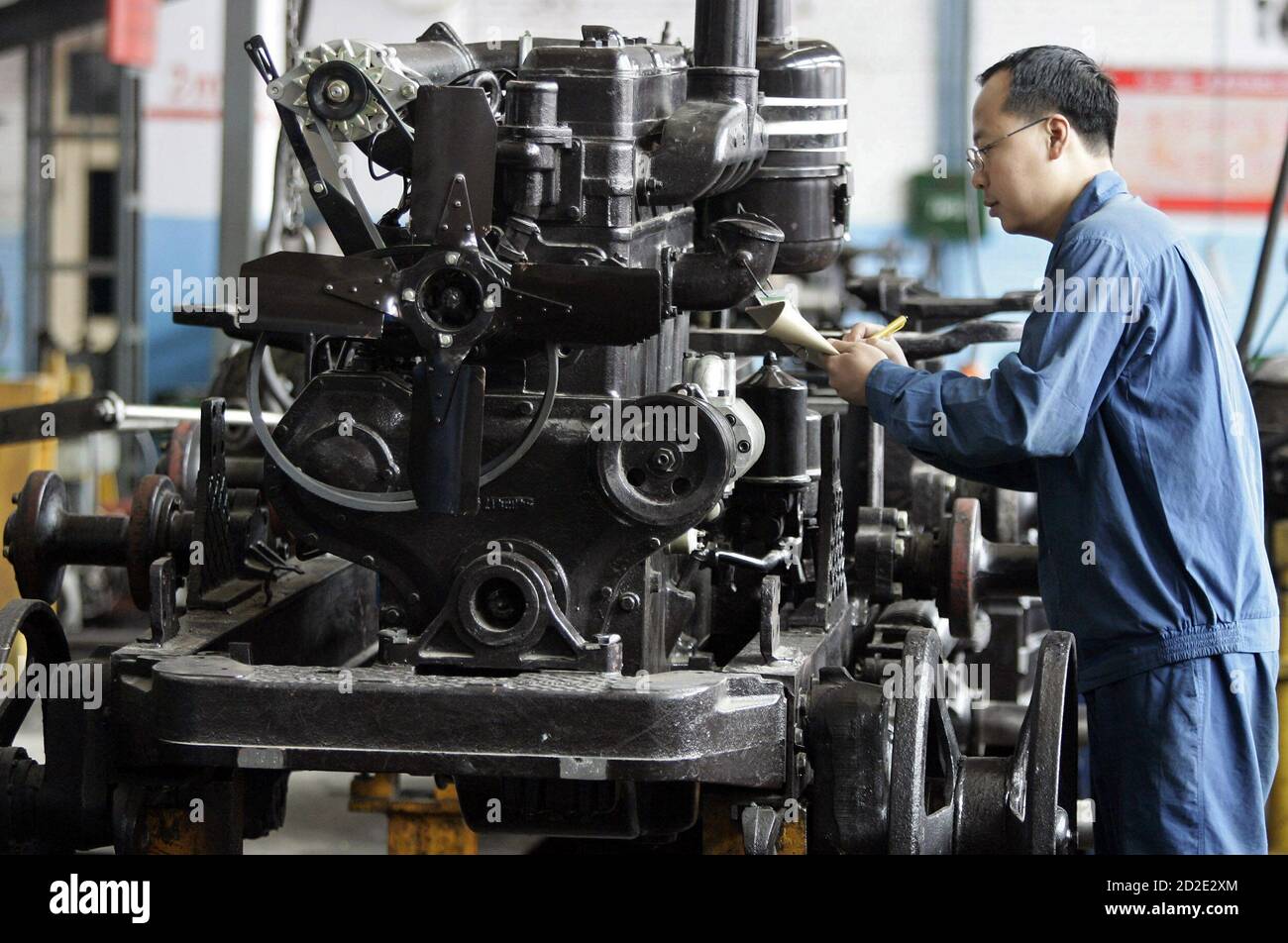 Tractor assembly line hi-res stock photography and images - Alamy