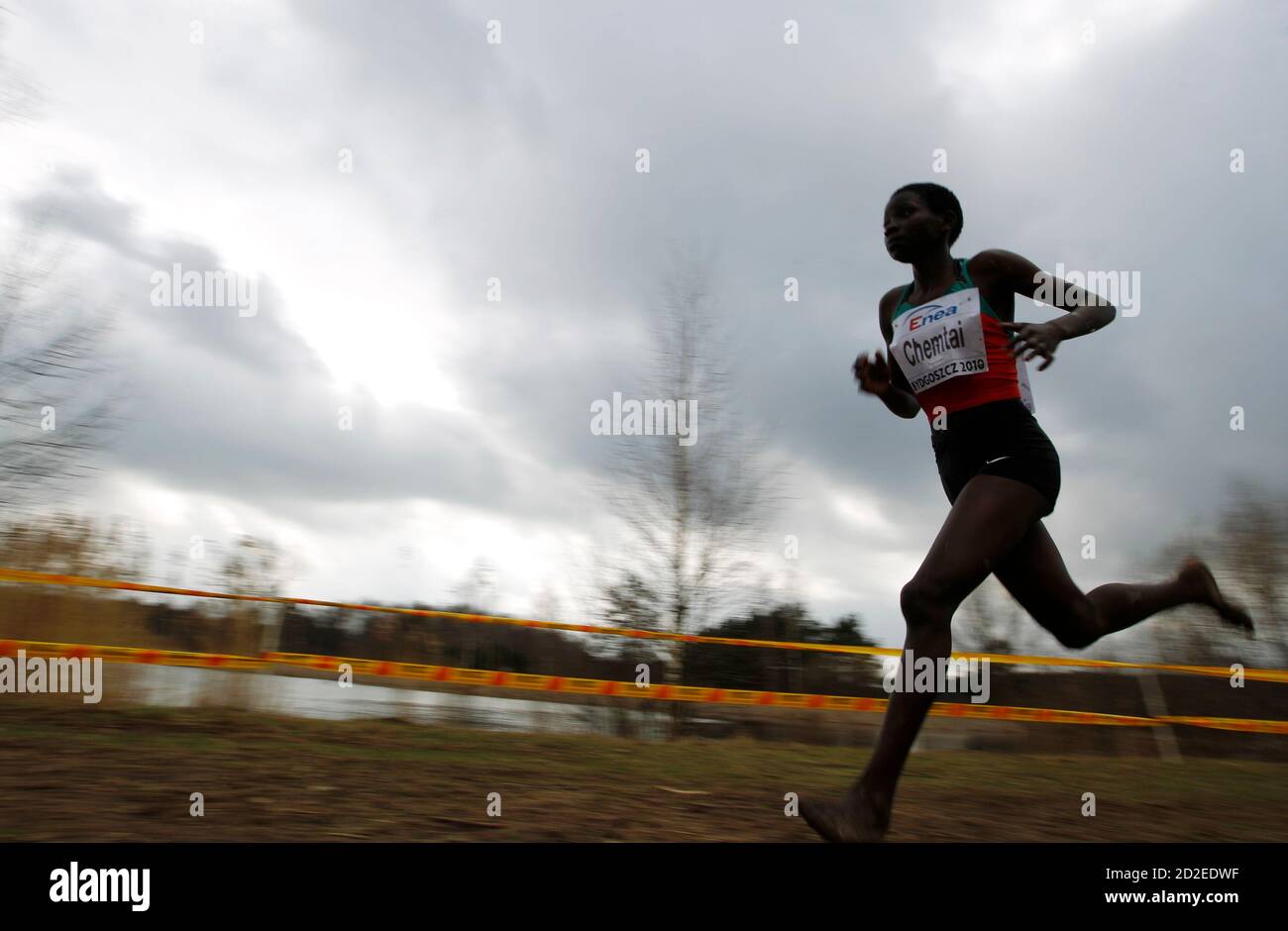 Kenya runs barefoot hi-res stock photography and images - Alamy