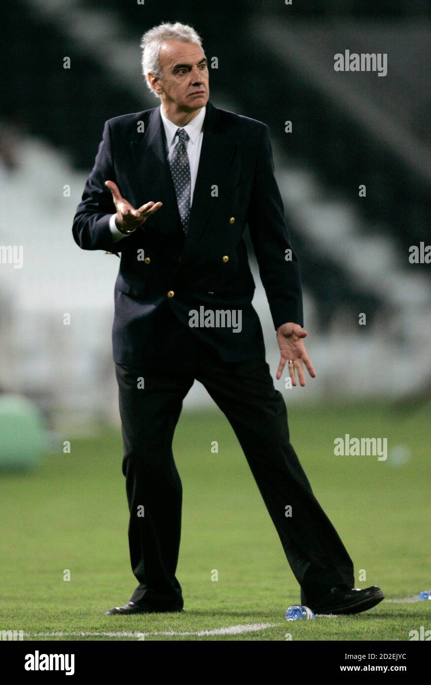 Teams of al sadd hi-res stock photography and images - Alamy