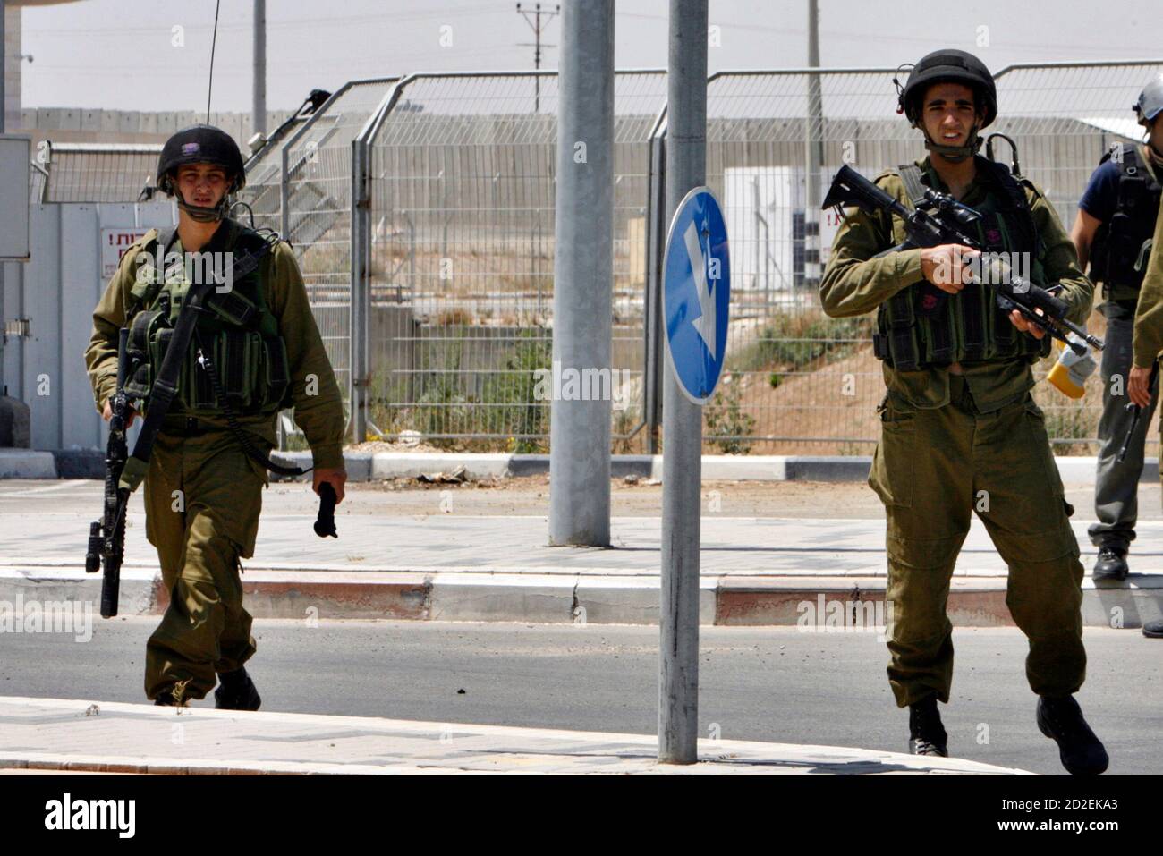 Broadcast border hi-res stock photography and images - Alamy