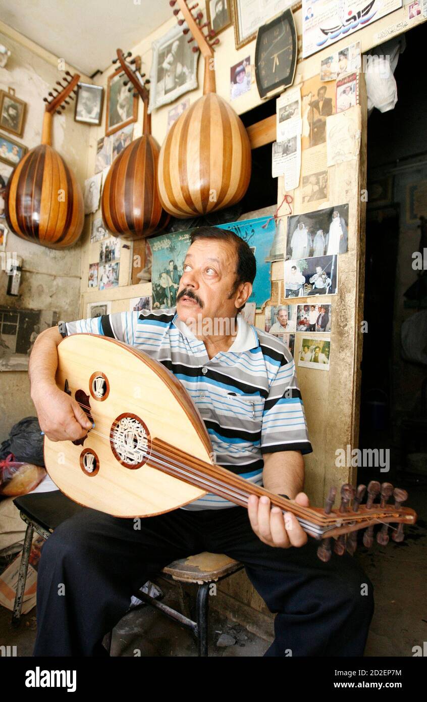 Iraq musical instruments hi-res stock photography and images - Alamy